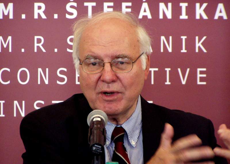 Morreu Michael Novak, católico liberal que conjugava capitalismo e ...