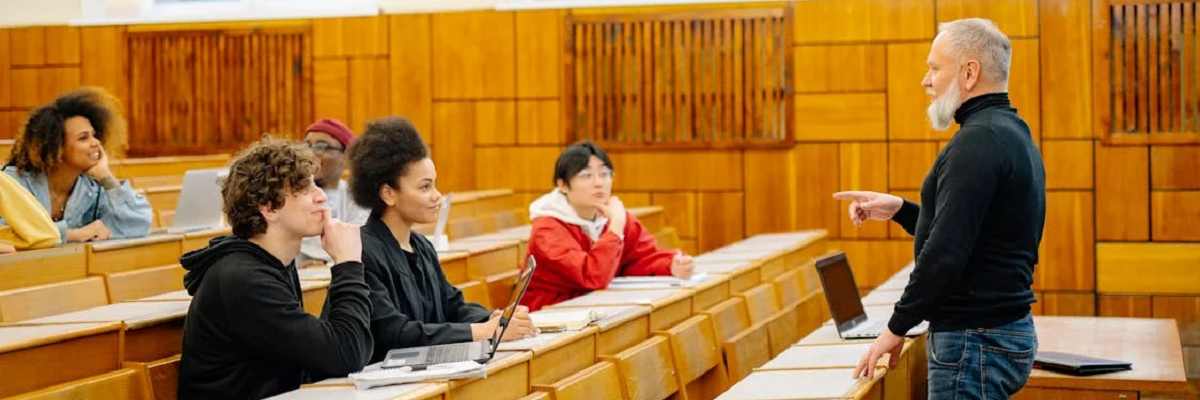 Universidades como fábricas. Artigo de Branko Milanović - Instituto ...