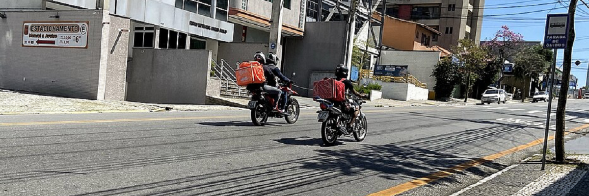 O espectro da uberização e o breque dos apps como insubmissão. Artigo ...